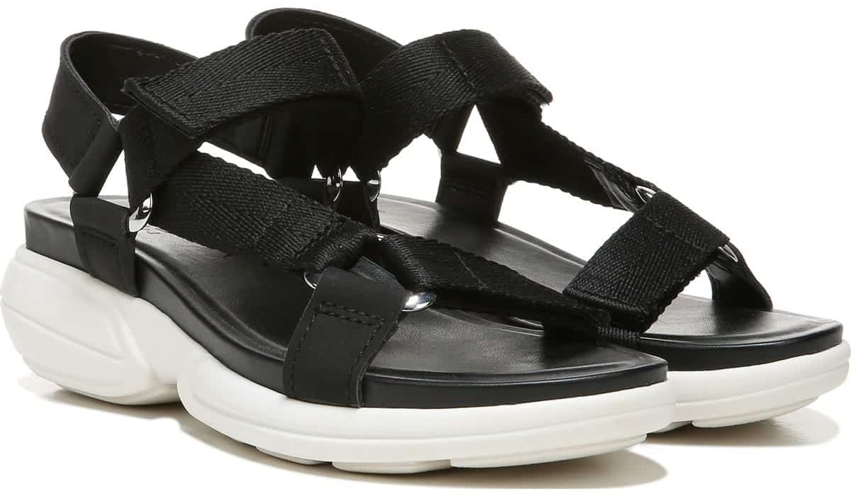 15 Best Walking Sandals for Travel in 2022: Comfort + Style Review